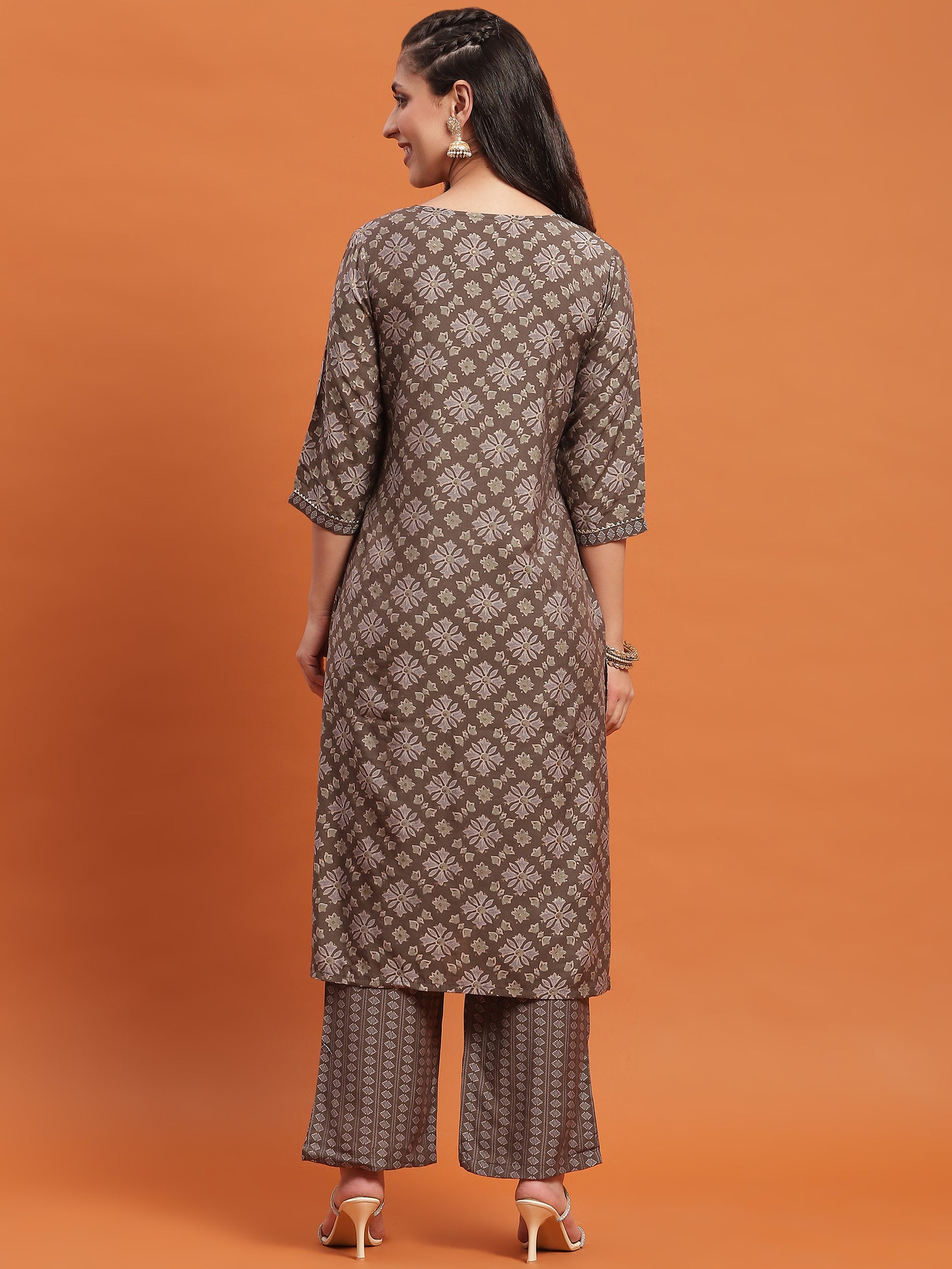 Buy Women’s Clothing, Ethnic Wear Fashion Online - SHREE