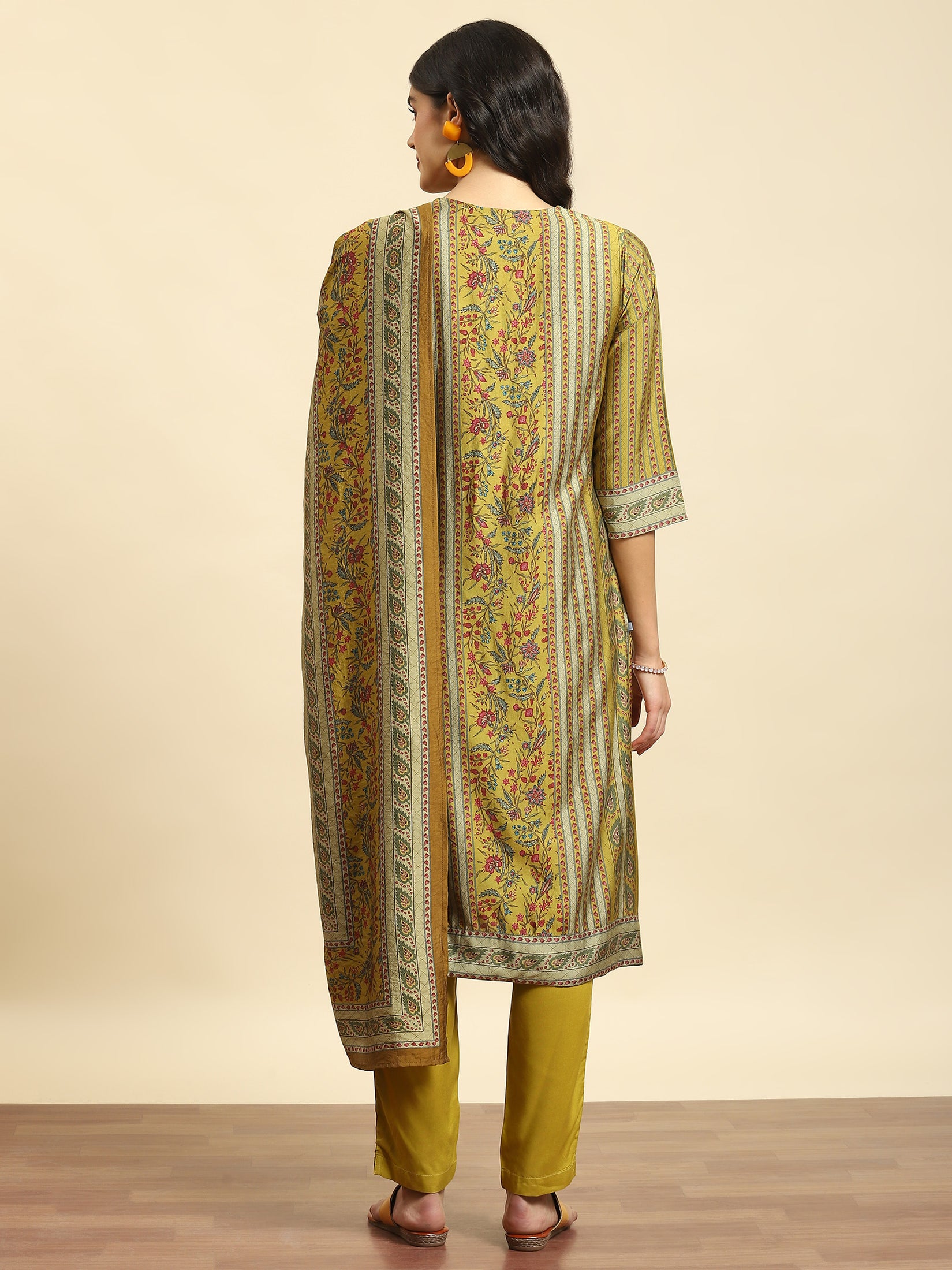 Buy Women’s Clothing, Ethnic Wear Fashion Online - SHREE