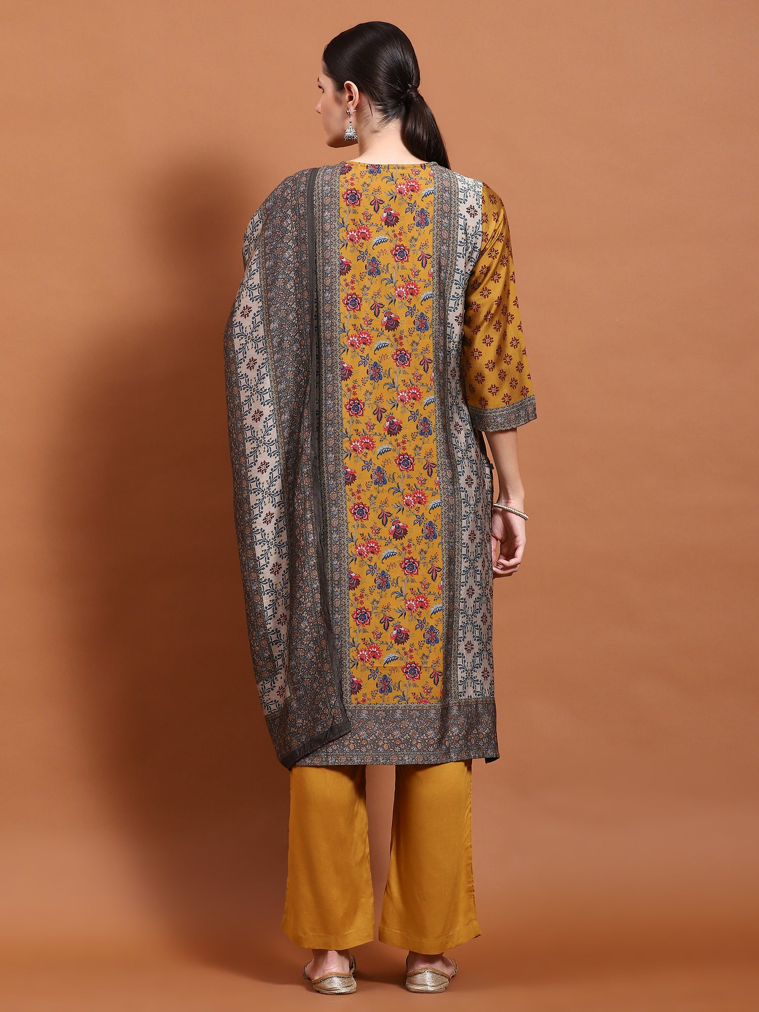 Buy Women’s Clothing, Ethnic Wear Fashion Online - SHREE