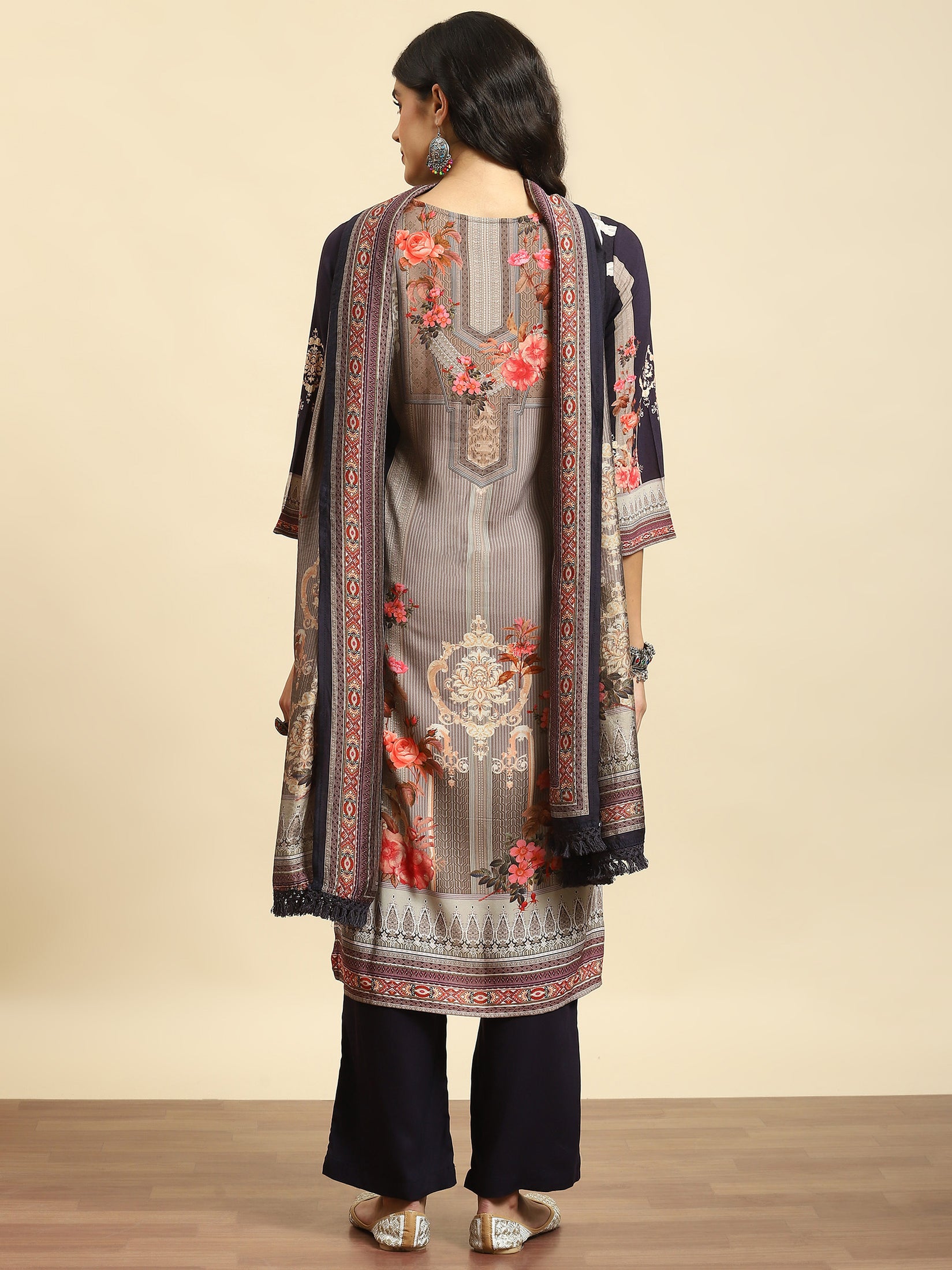 Buy Women’s Clothing, Ethnic Wear Fashion Online - SHREE