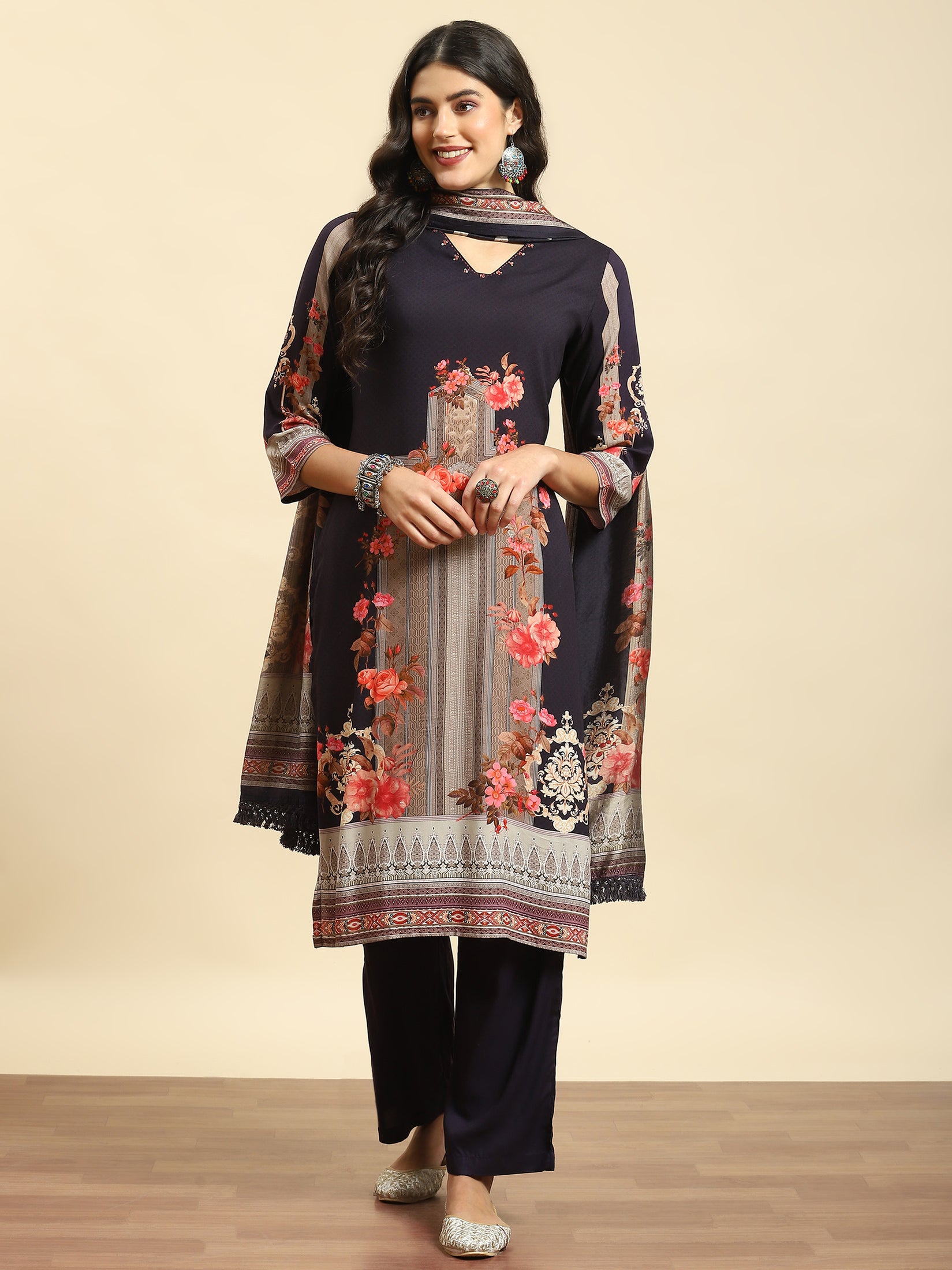 Buy Women’s Clothing, Ethnic Wear Fashion Online - SHREE